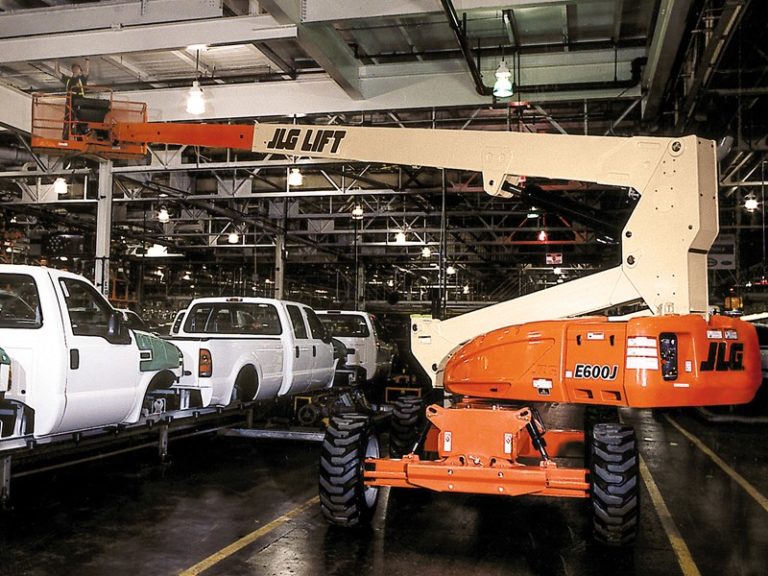 JLG - E600J - Série E600 e M600 - Plataformas de lança telescópica elétrica